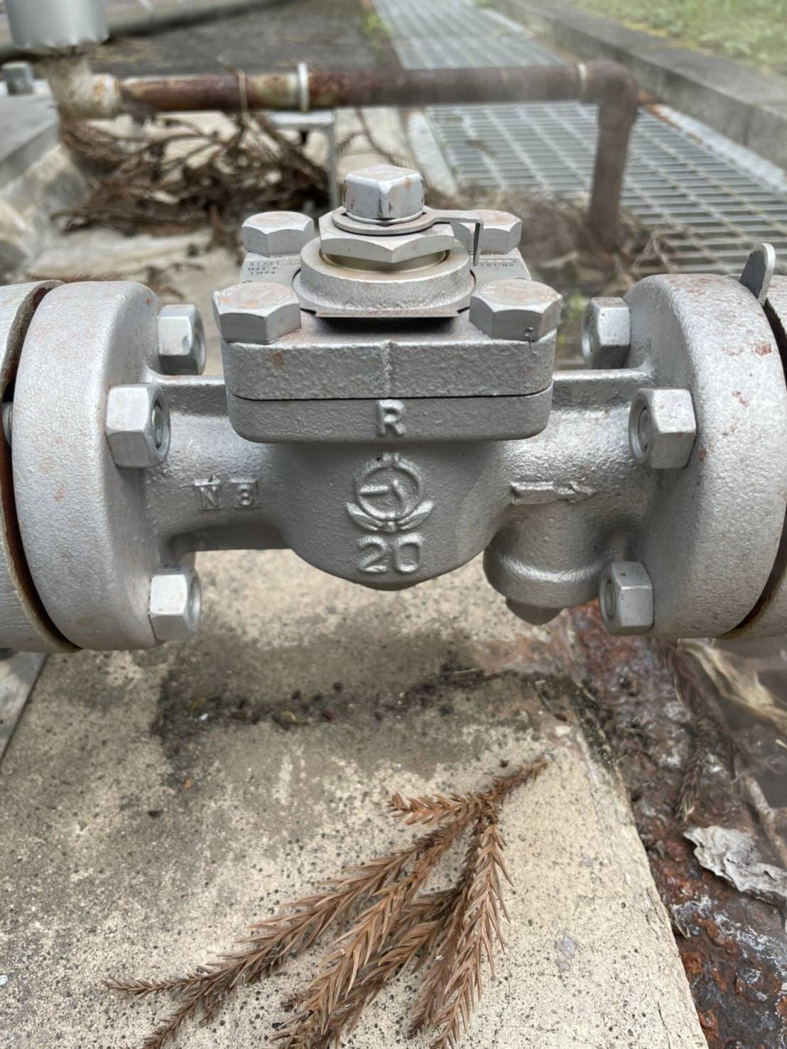 バタフライバルブの選び方｜ウォームギアやウェハー形の違いをわかりやすく解説 | クイックサプライ-株式会社フジカナ